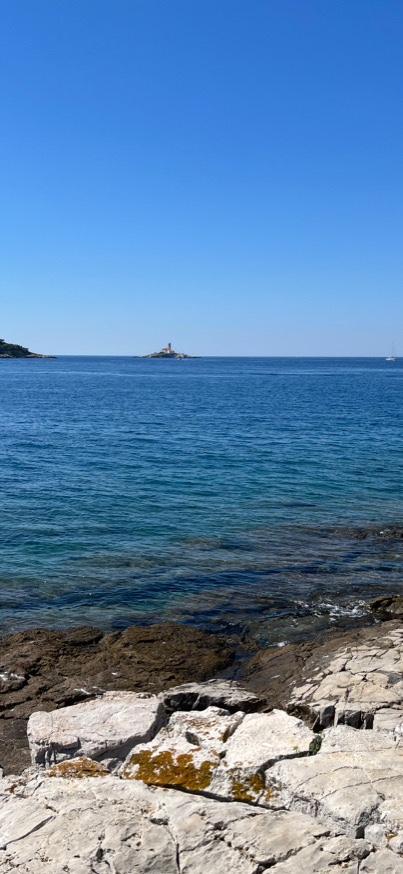 Land und Meer, Fels und Salzwasser – Demanega